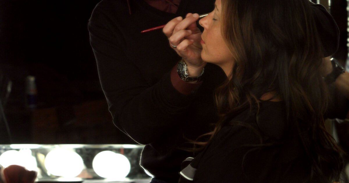 Beauty Εxpert: Ο Bruce Grayson προτείνει στις celebrities προϊόντα ...