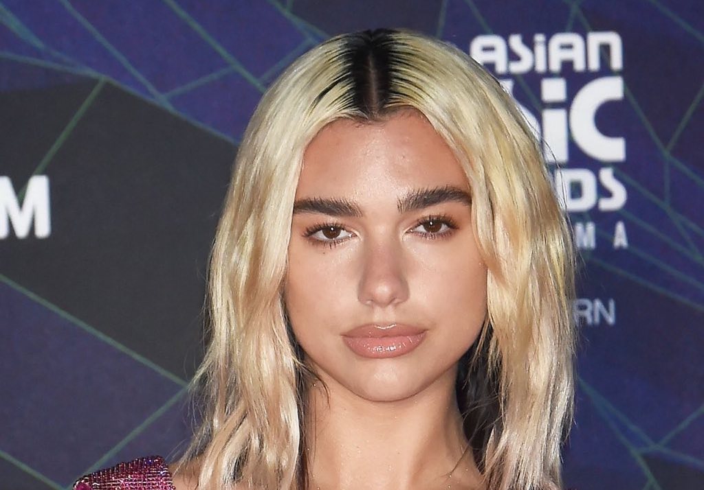 Grown-Out Roots: 23 celebrities που επιβεβαιώνουν την τάση | VOGUE.GR