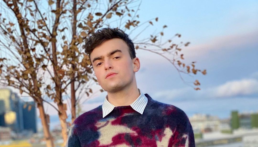 Luke Meagher: Ο αμετανόητος κριτικός πίσω από το HauteLeMode | VOGUE.GR