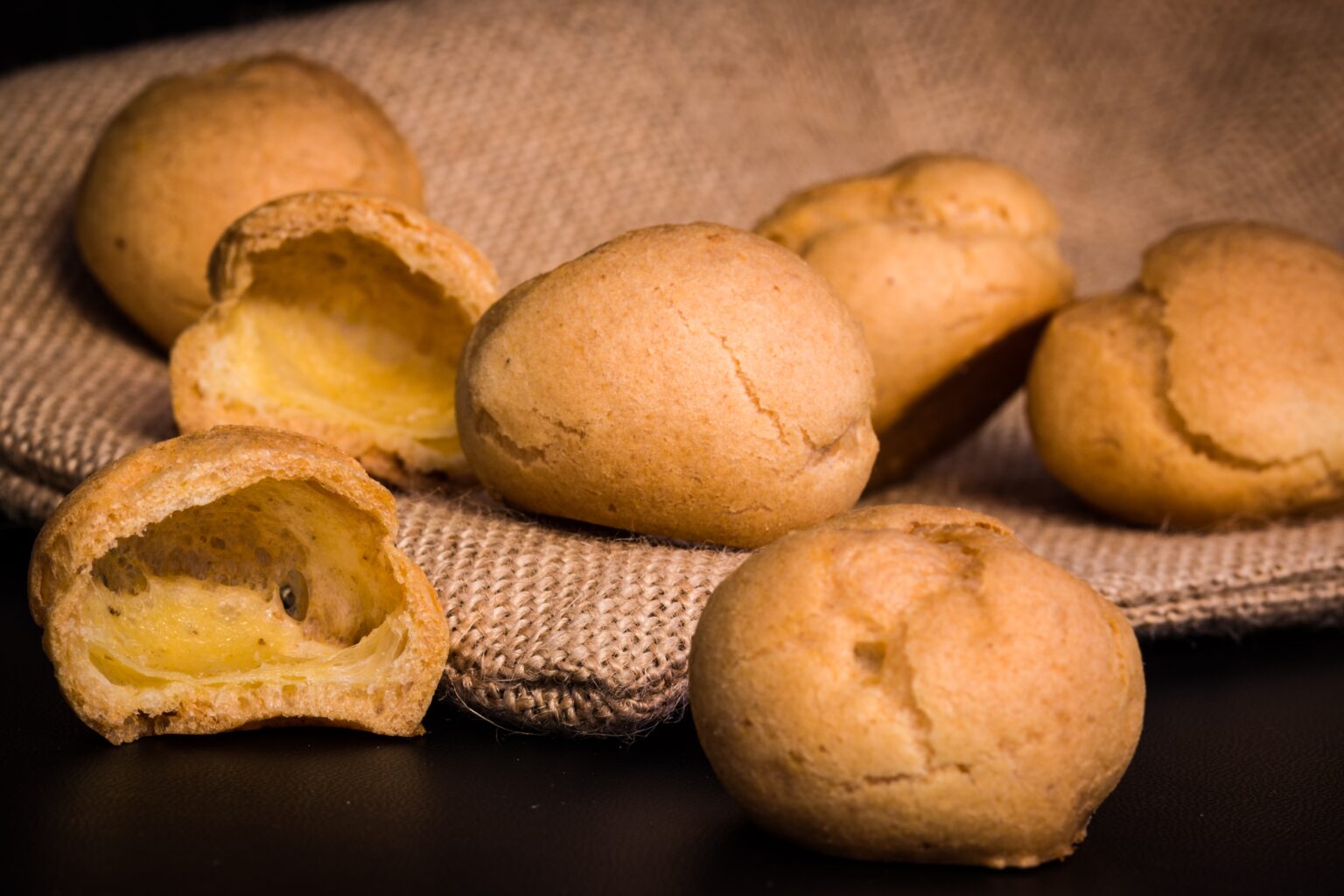 Choux à la Crème: Πώς να φτιάξετε σουδάκια γεμιστά με κρέμα βανίλιας ...