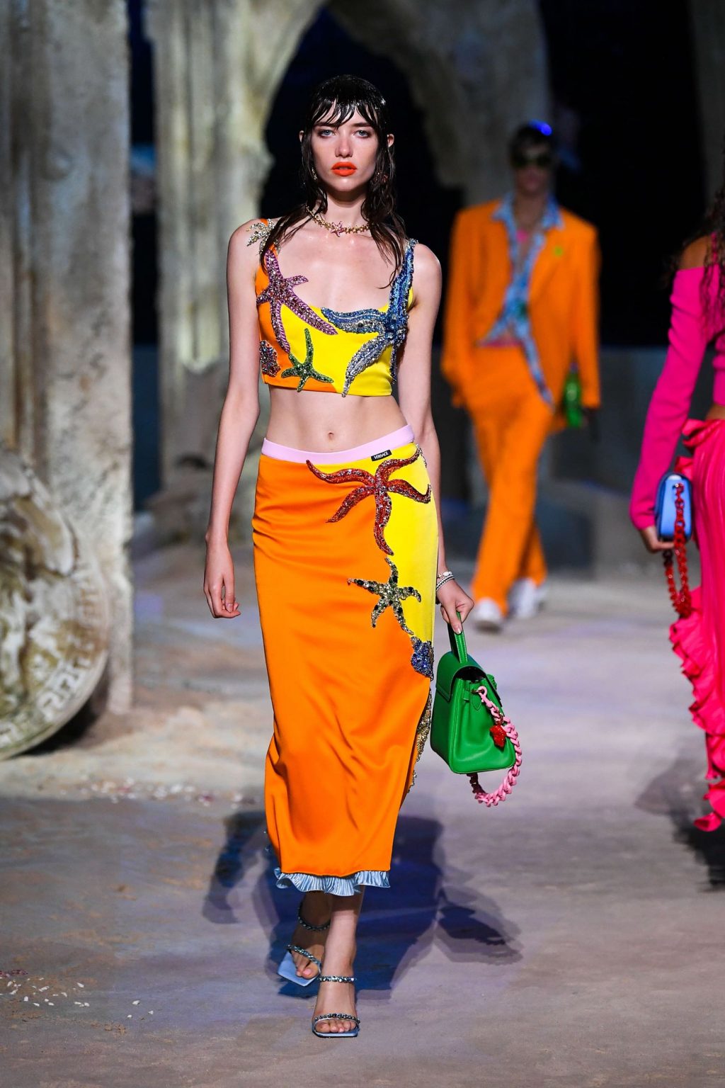 Shell Print: Η viral τάση που ανέδειξε ο οίκος Versace | VOGUE.GR