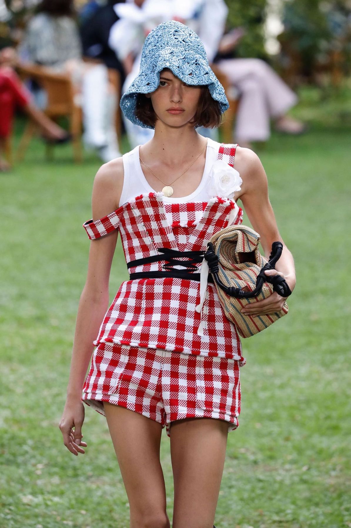 Vichy: Το πιο hot print της σεζόν όπως το είδαμε στις πασαρέλες | VOGUE.GR