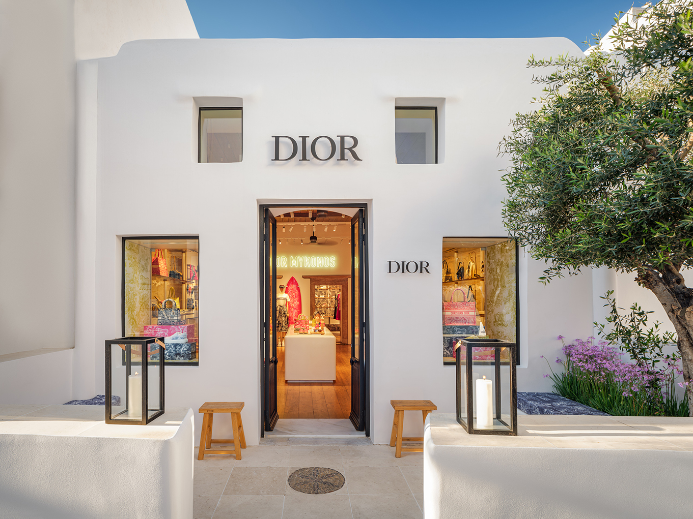 Ο οίκος Dior εγκαινιάζει δύο pop-up boutiques στη Μύκονο | VOGUE.GR