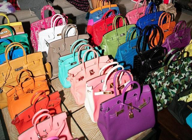 Η αμύθητη συλλογή από Birkin της Cardi B | VOGUE.GR