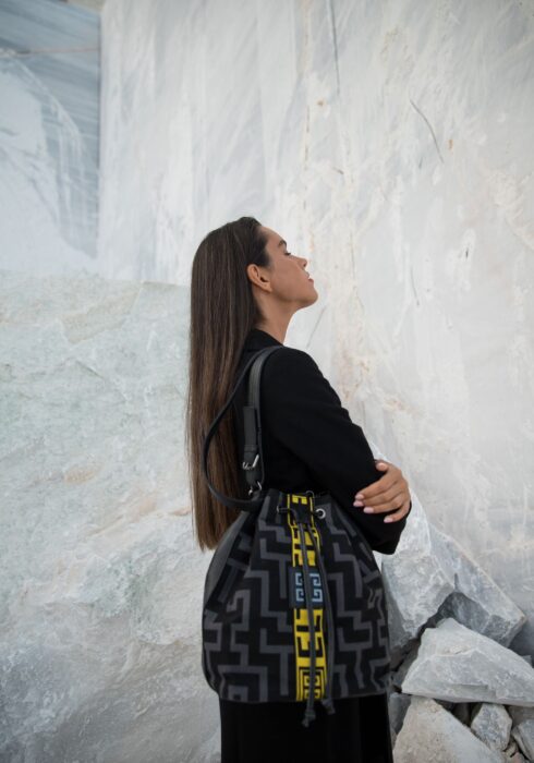 EL bags: Οι τσάντες που θέλουμε να κρατάμε day-to-night | VOGUE.GR