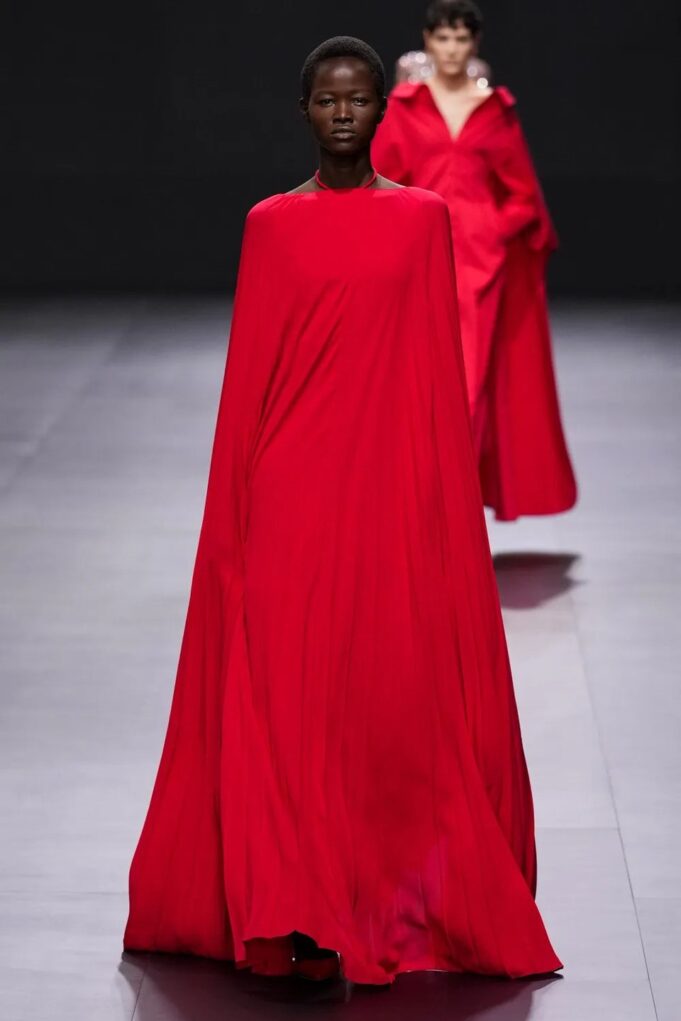 Εβδομάδα Μόδας Παρισιού: Όλες οι λεπτομέρειες για την Valentino SS23 ...