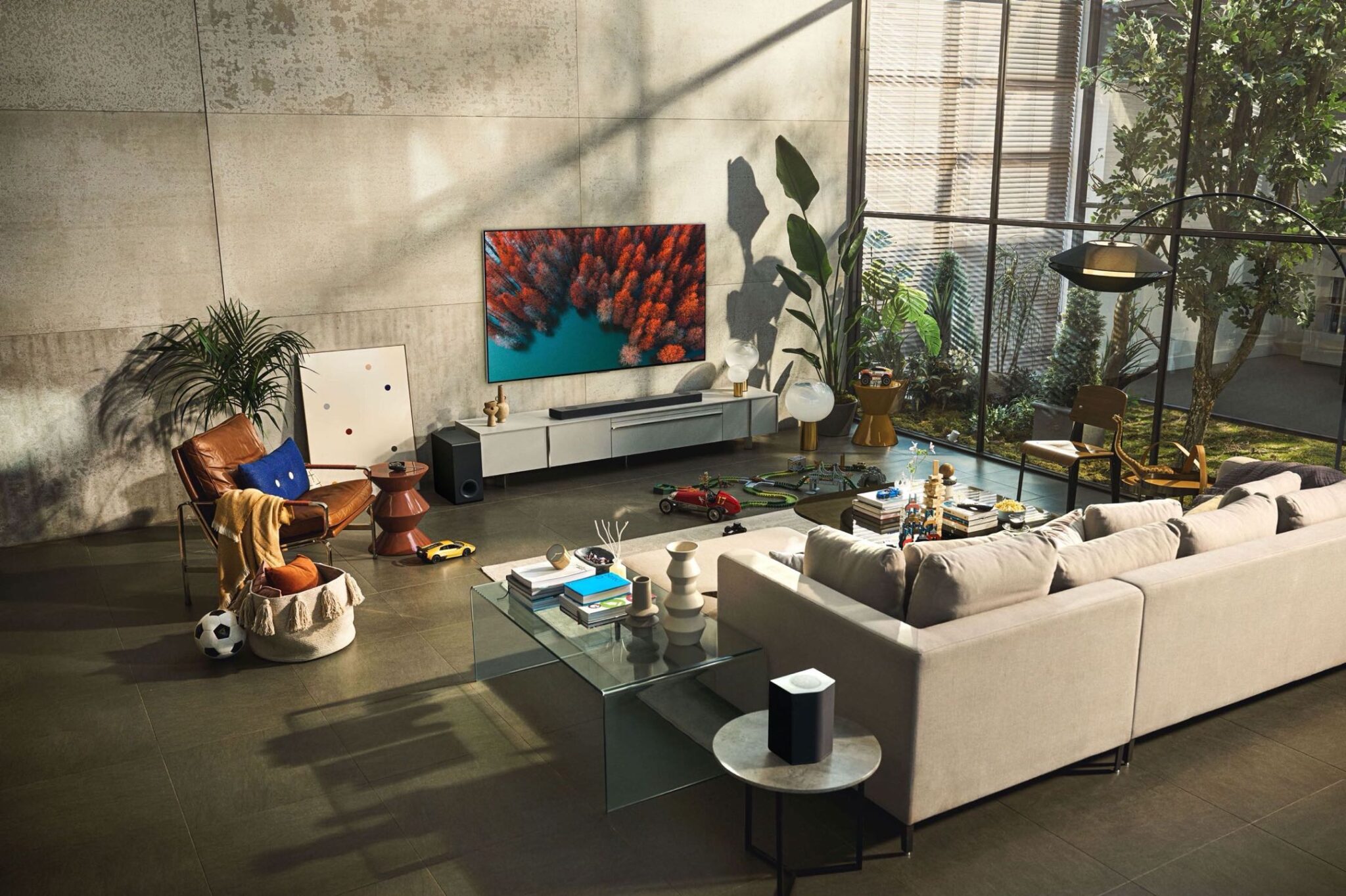 LG OLED evo Gallery Edition: H τηλεόραση που απογειώνει το design του ...