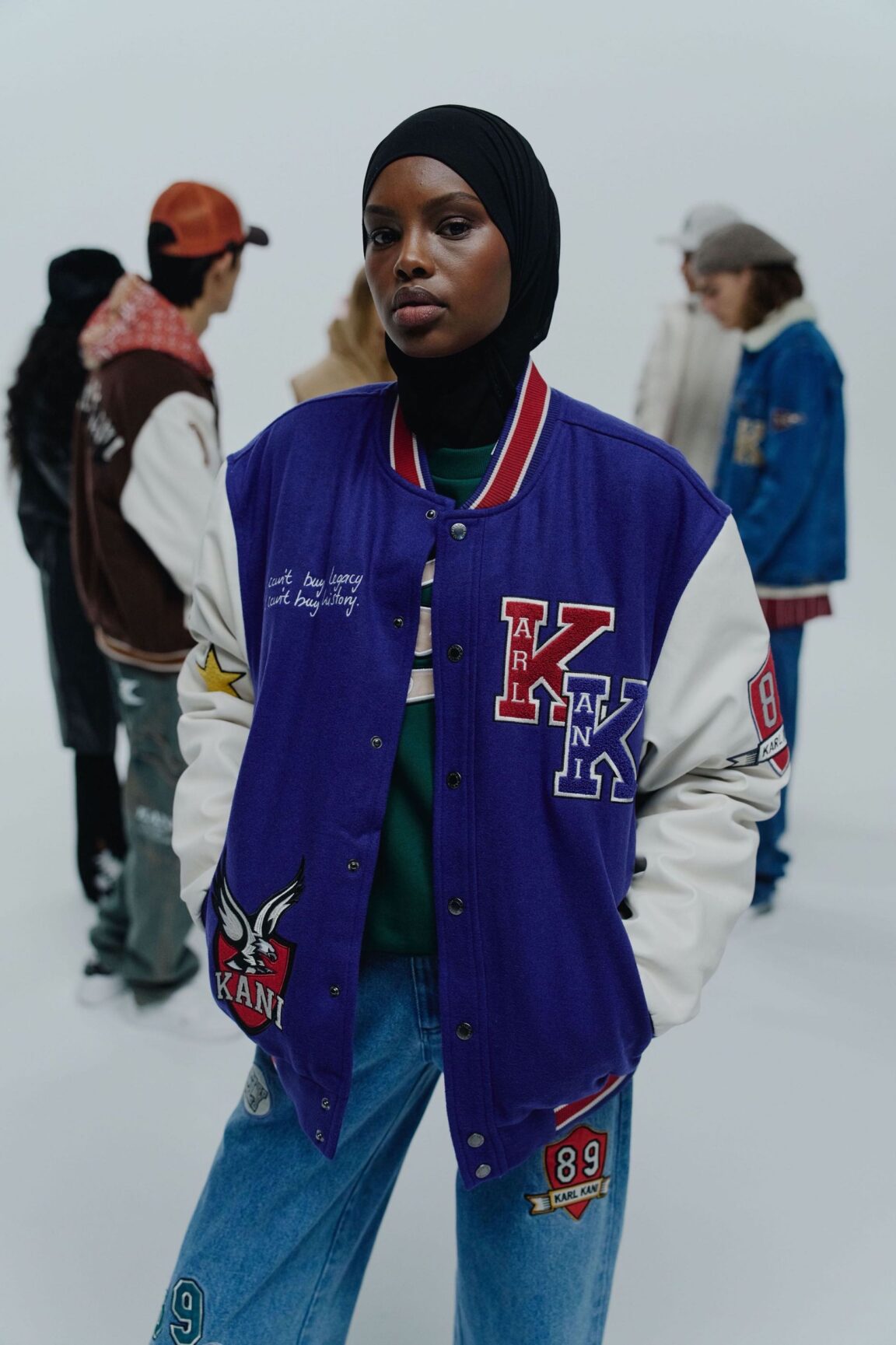 Karl Kani: Το brand που έθεσε τους κανόνες του streetwear | VOGUE.GR