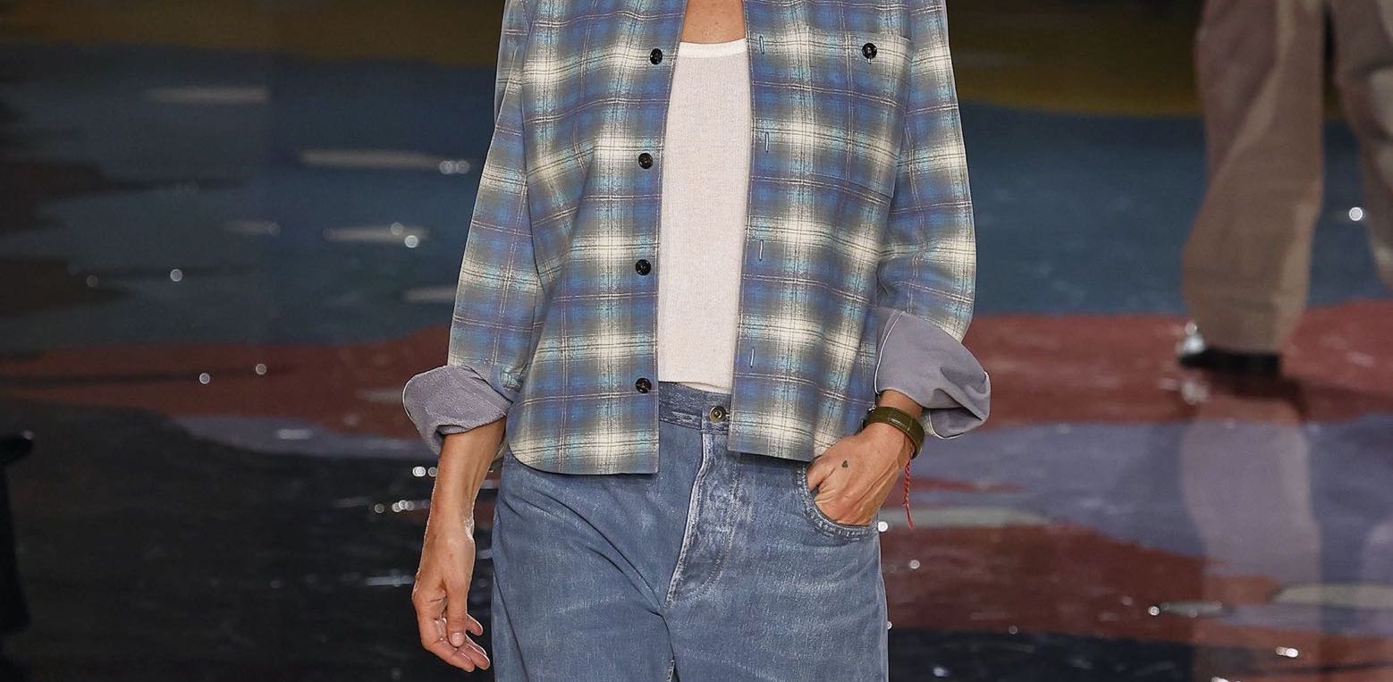 Faux jeans: Το νέο catwalk trend που πρέπει να ξέρετε | VOGUE.GR
