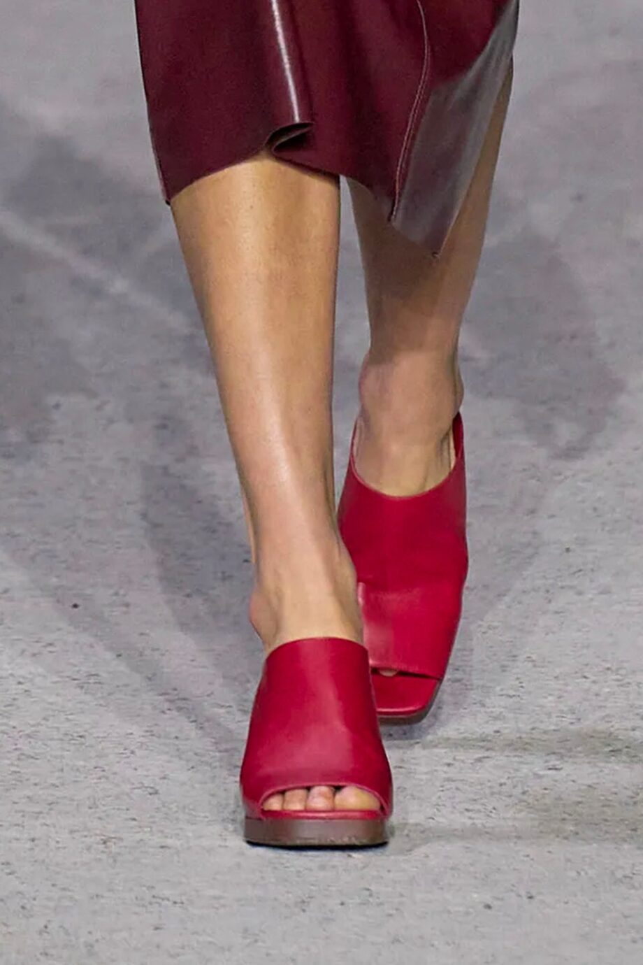 Τα peep-toes επιστρέφουν: Θα υποκύψετε στην τάση; | VOGUE.GR