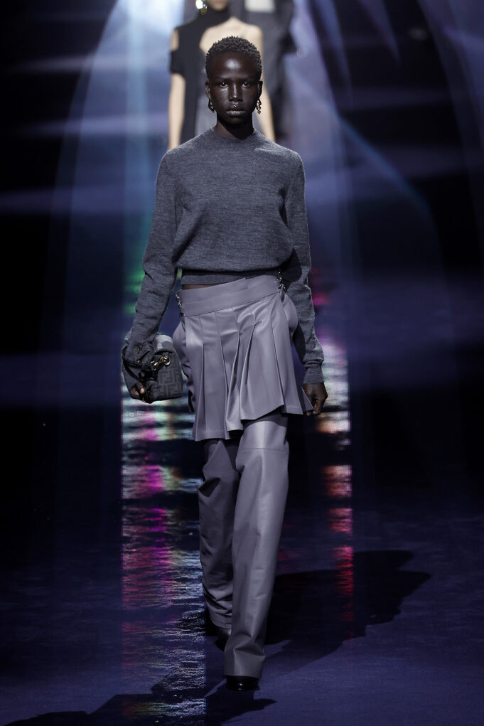 Fendi FW23-24: Το modern classic στυλ στο επίκεντρο | VOGUE.GR