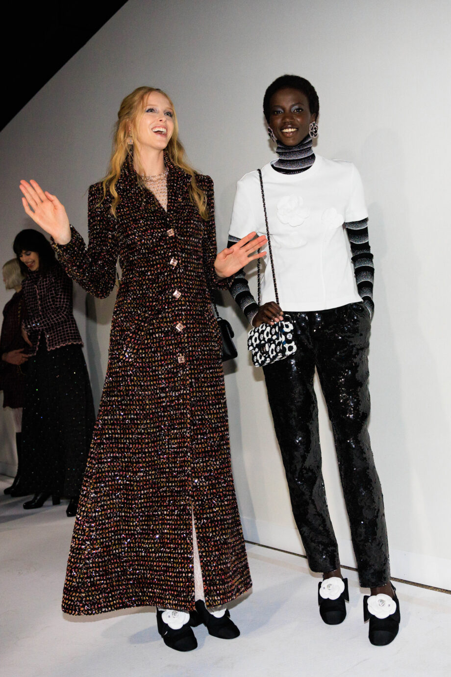 Chanel FW 2023-24: Μια συλλογή αφιερωμένη στην καμέλια | VOGUE.GR