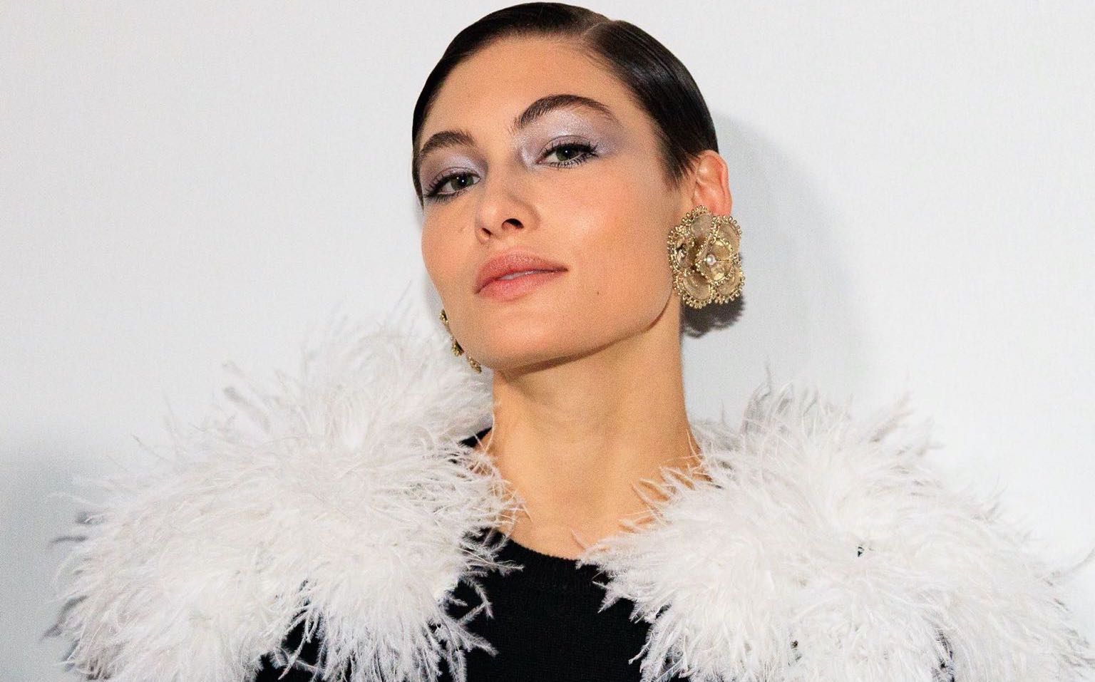 Frosted eyes: To πιο hot μακιγιάζ τώρα έχει την υπογραφή Chanel | VOGUE.GR