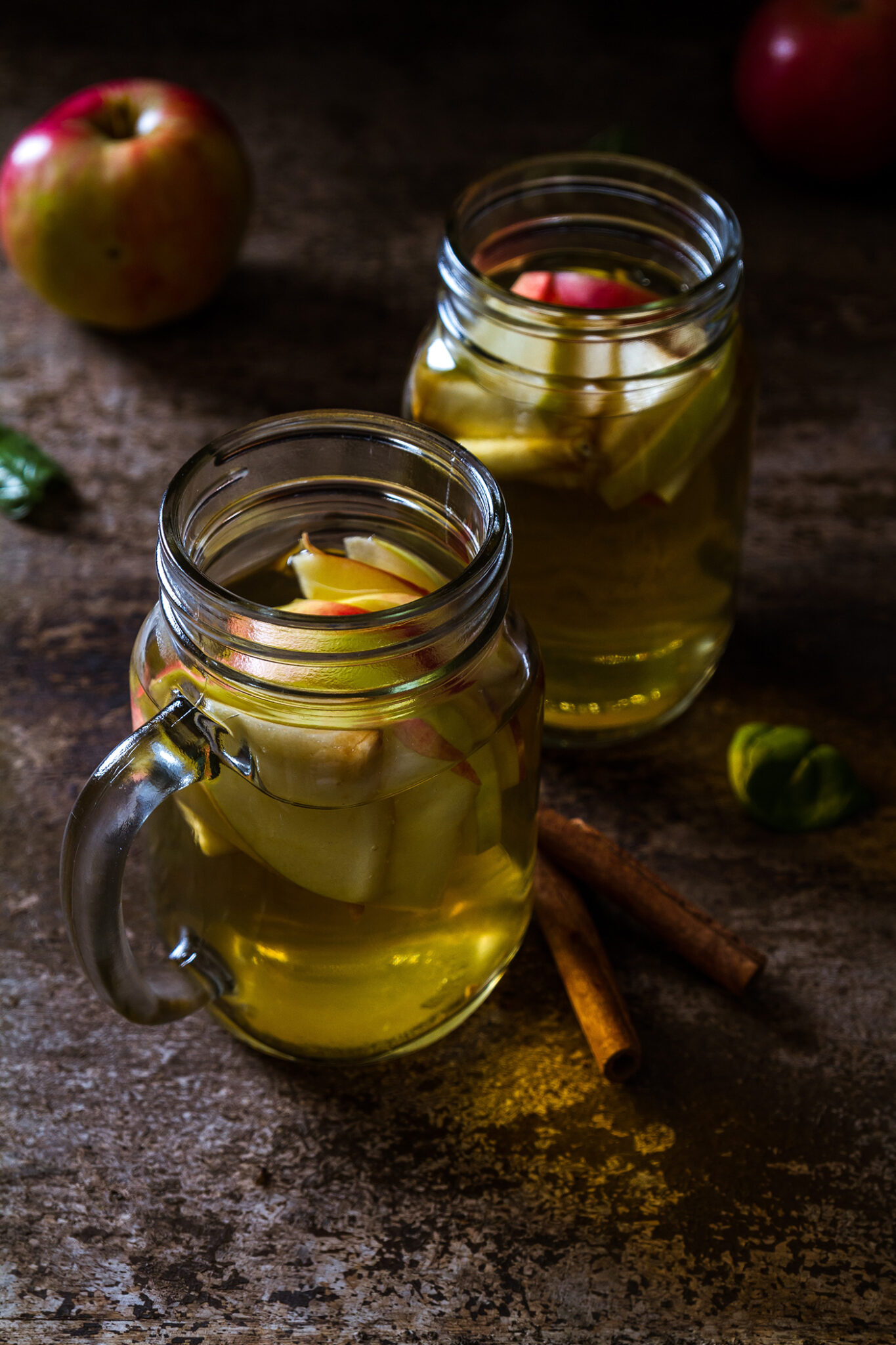 Νερό με μηλόξυδο το πρωί: To detox ρόφημα για απώλεια βάρους και ...