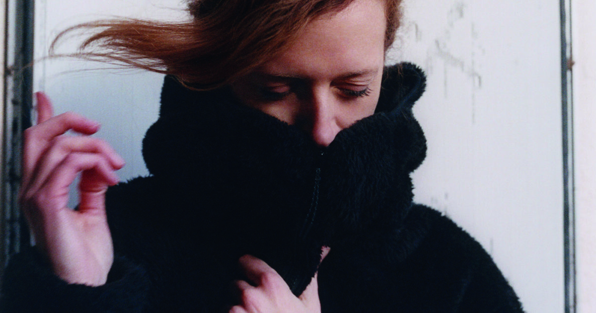 Isobel Waller-Bridge: Η αφηγήτρια | VOGUE.GR