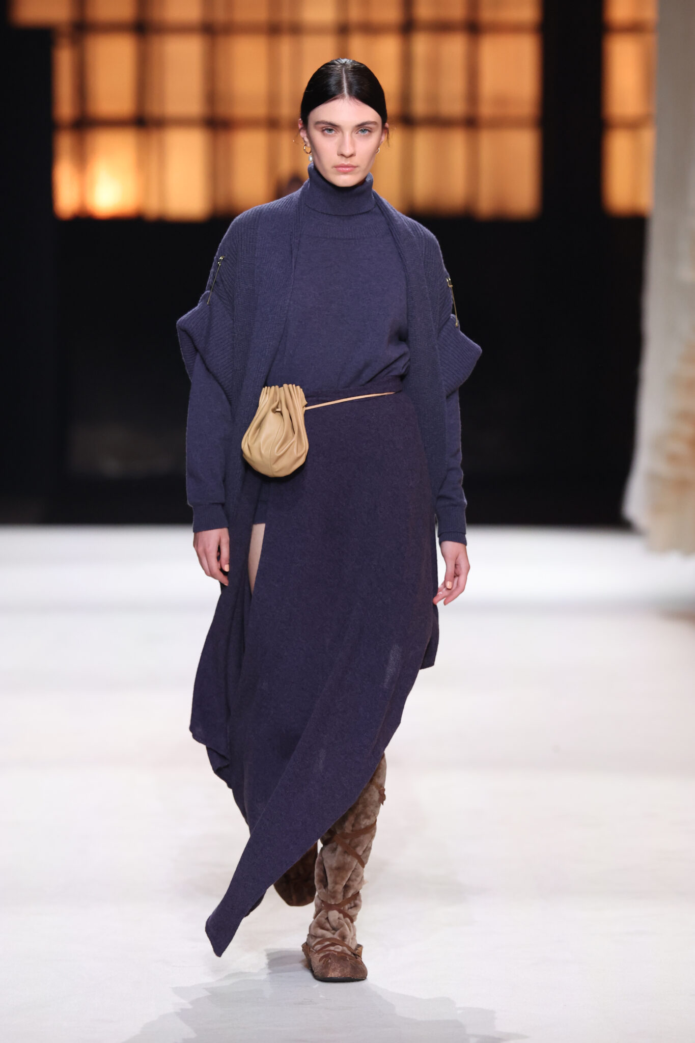 Το πρώτο fashion show της Falconeri μάς σύστησε τα πιο πολυτελή πλεκτά ...