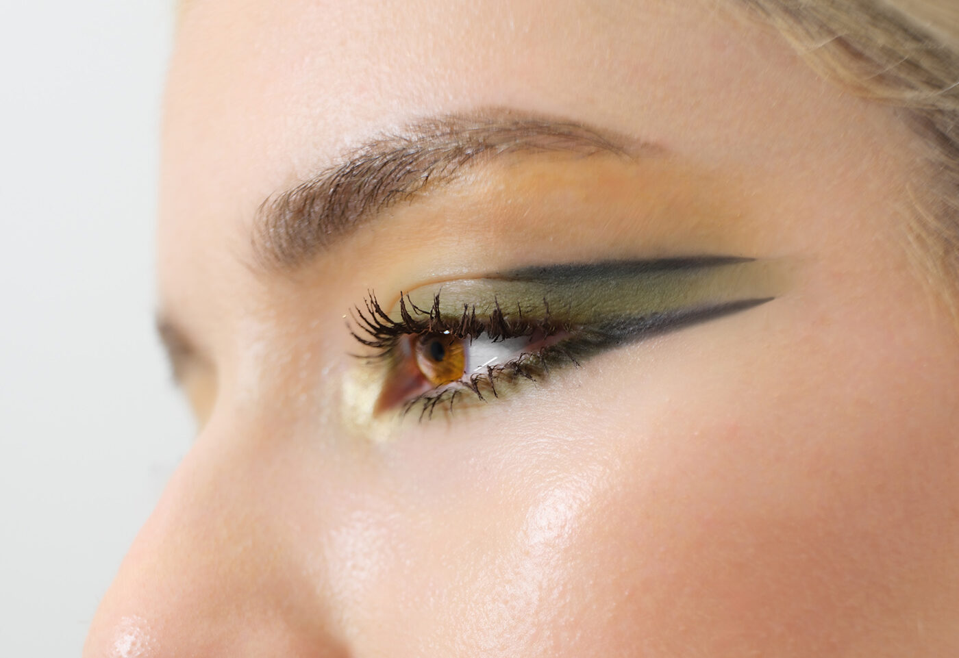Matcha Latte Makeup: Το μακιγιάζ του καλοκαιριού αποπνέει ηρεμία | VOGUE.GR