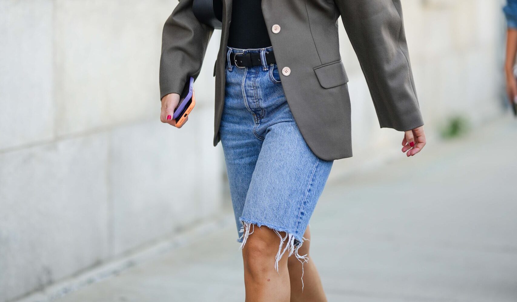 6 denim staples που θα φορέσουμε το καλοκαίρι | VOGUE.GR