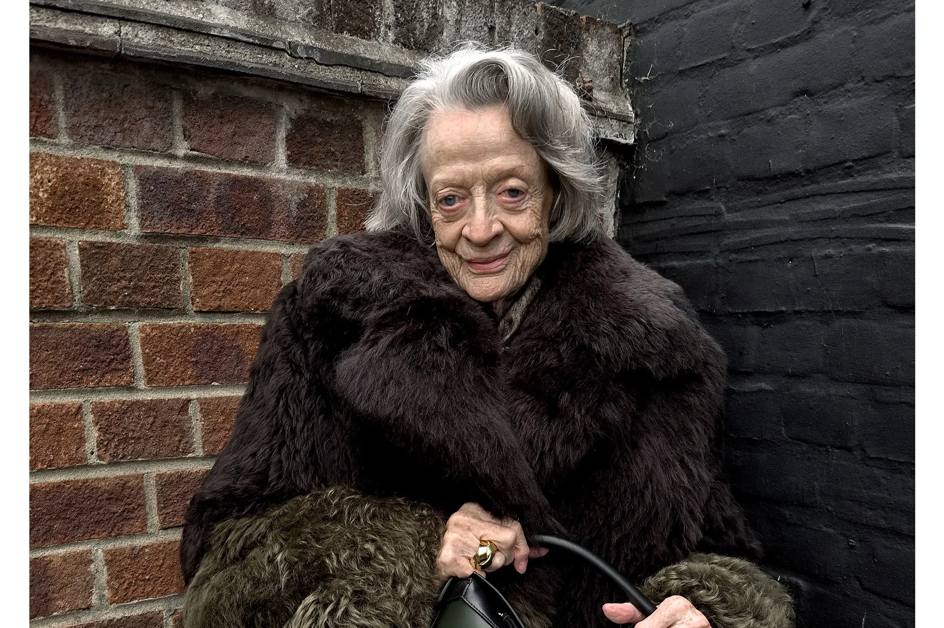 Έφυγε από τη ζωή η Dame Maggie Smith | VOGUE.GR