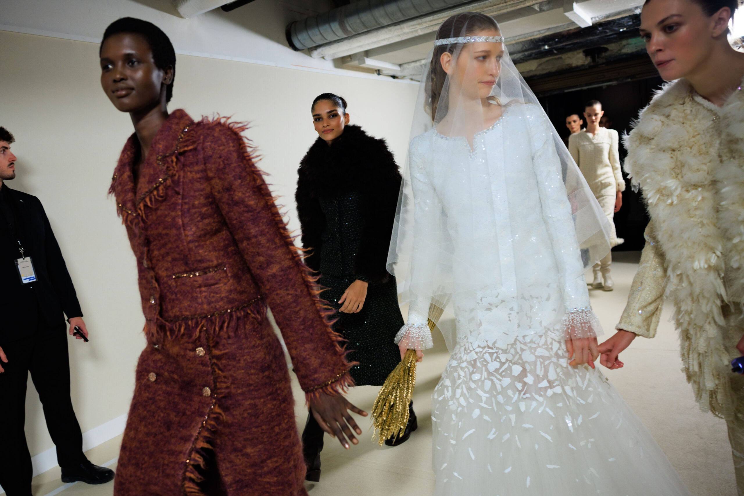 Chanel Couture Φθινόπωρο/Χειμώνας 2025-26: Επιστροφή στα basics | VOGUE.GR