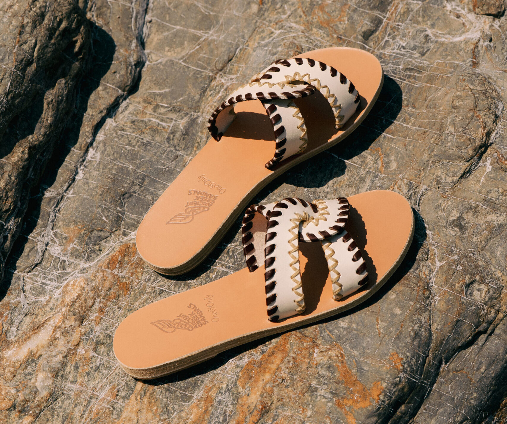 One&Only Kéa Island x Ancient Greek Sandals: Μια συνεργασία με έμπνευση ...