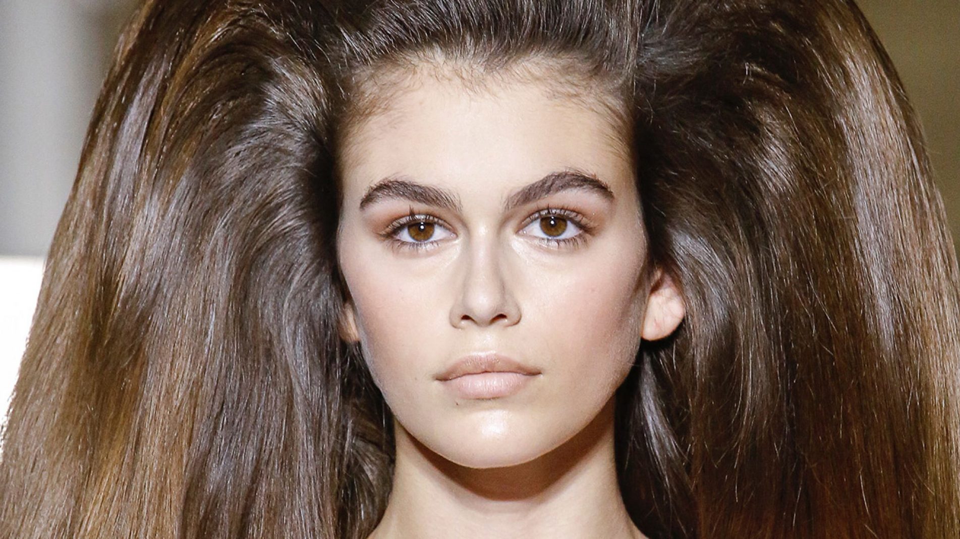 Τα 12 καλύτερα beauty looks της Kaia Gerber | VOGUE.GR